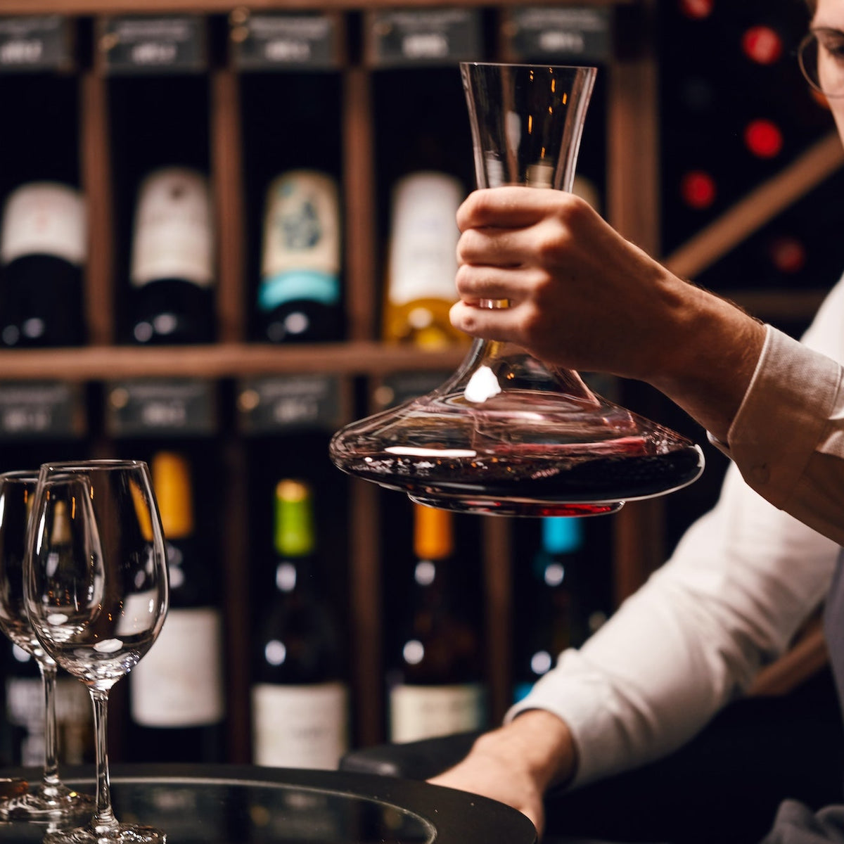 Mastering The Art of Decanting Wine: A Beginner's Guide – Your Wines